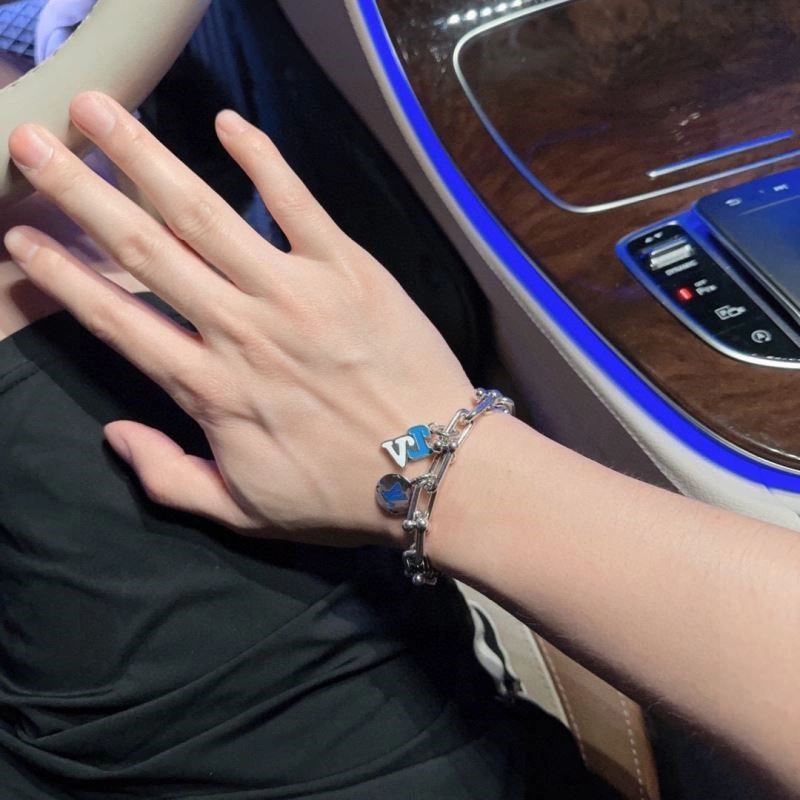 Top mirror Louis Vuitton Bracelets
