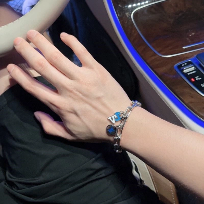 Top mirror Louis Vuitton Bracelets