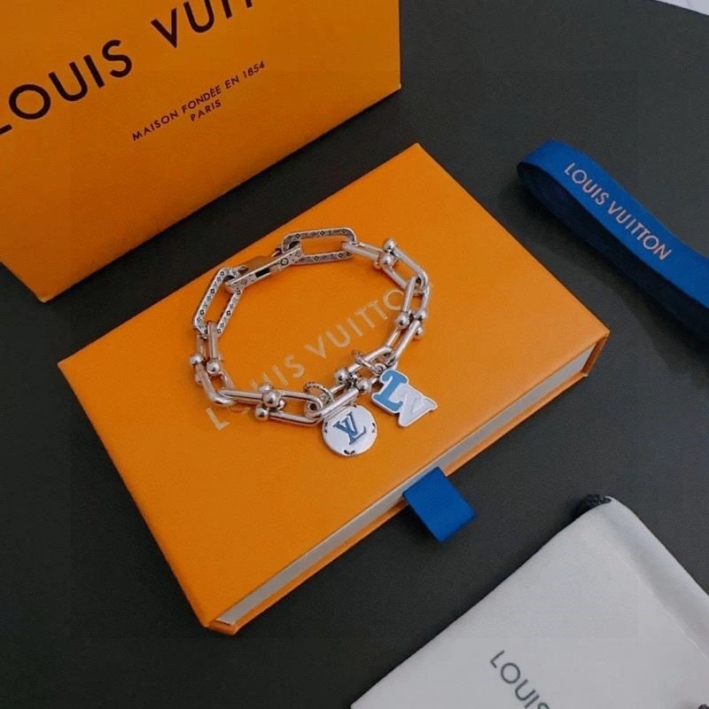 Top mirror Louis Vuitton Bracelets