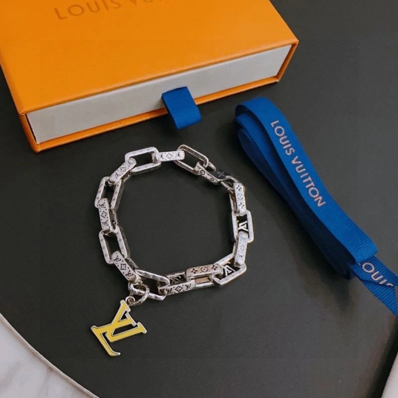 Top mirror Louis Vuitton Bracelets