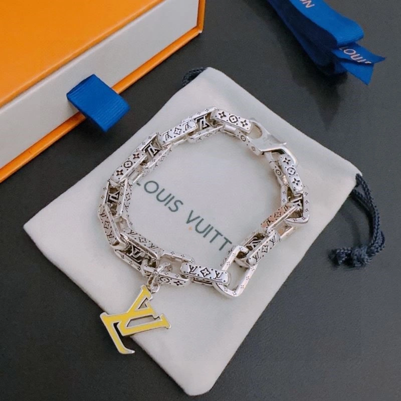 Top mirror Louis Vuitton Bracelets