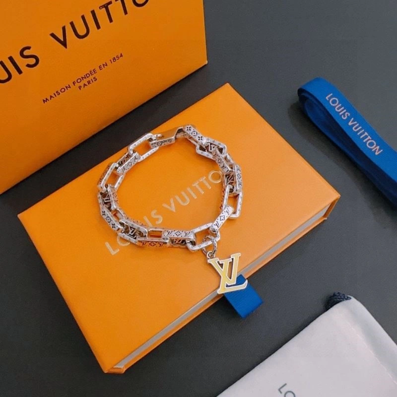 Top mirror Louis Vuitton Bracelets