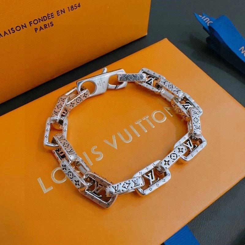 Top mirror Louis Vuitton Bracelets