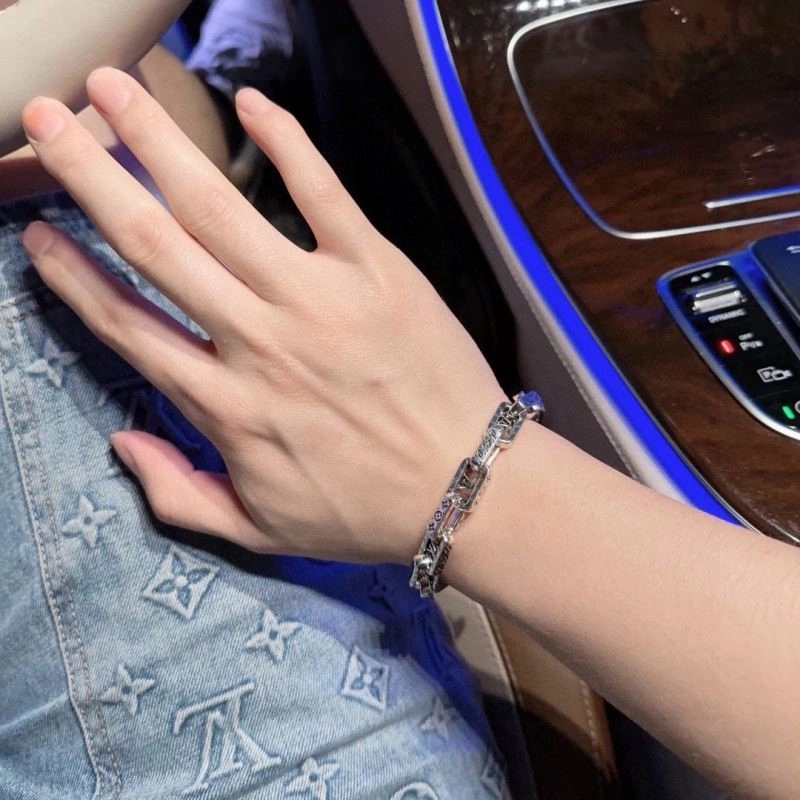 Top mirror Louis Vuitton Bracelets
