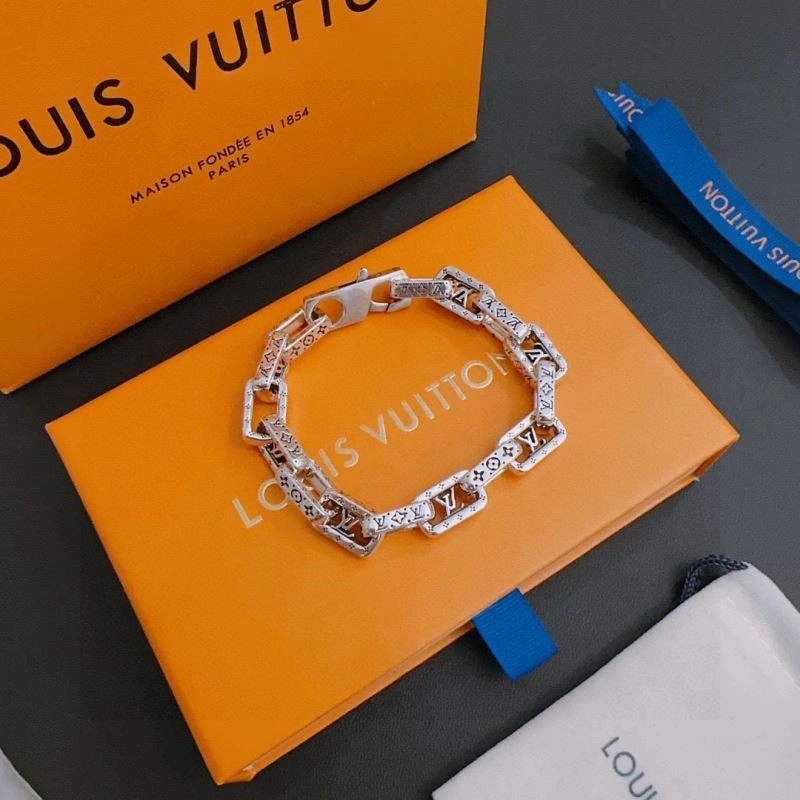 Top mirror Louis Vuitton Bracelets