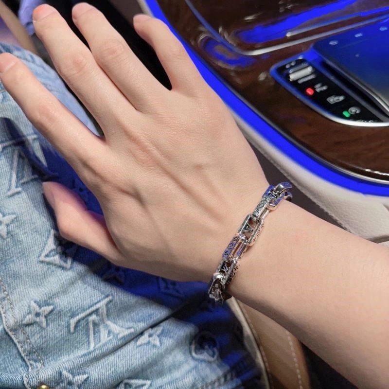 Top mirror Louis Vuitton Bracelets