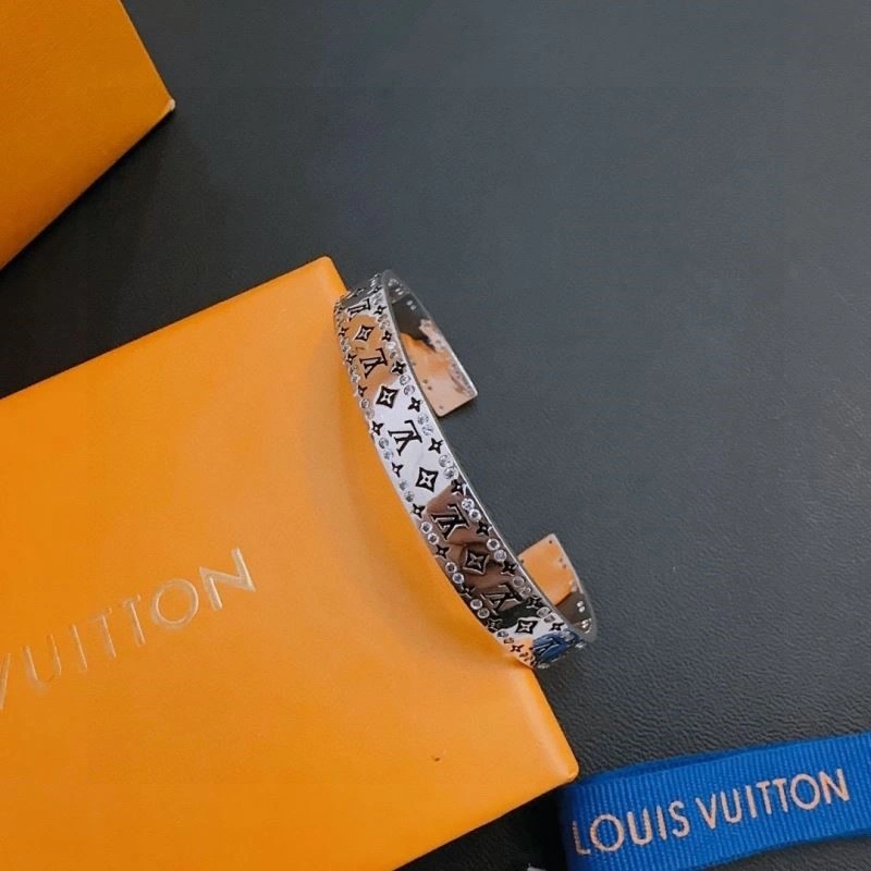 Top mirror Louis Vuitton Bracelets