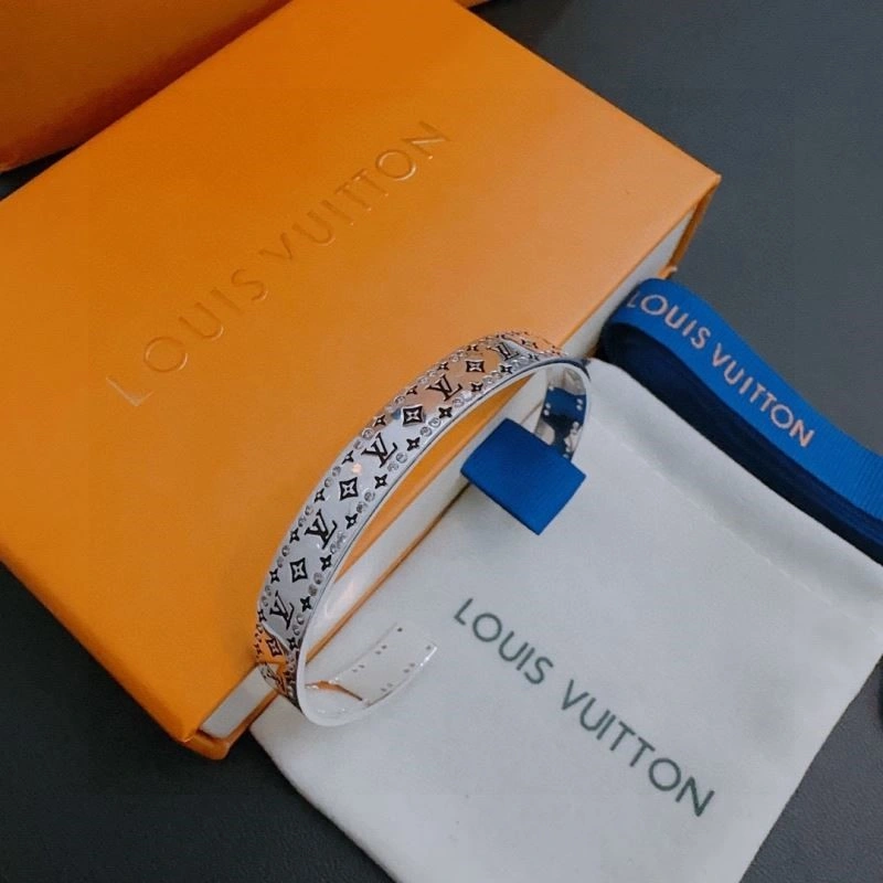 Top mirror Louis Vuitton Bracelets
