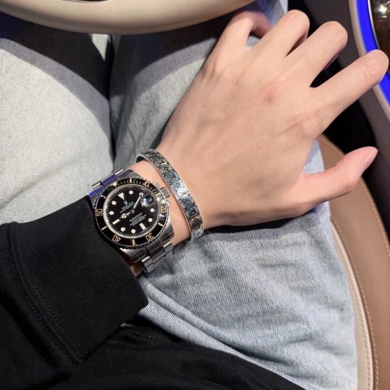 Top mirror Louis Vuitton Bracelets