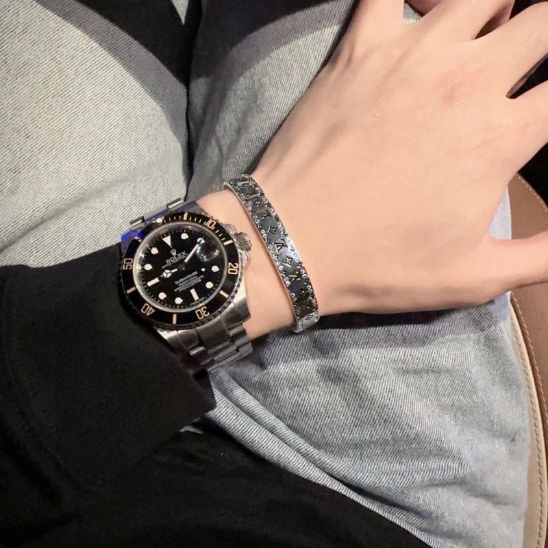 Top mirror Louis Vuitton Bracelets