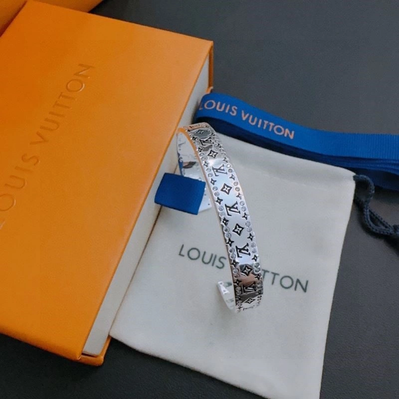 Top mirror Louis Vuitton Bracelets