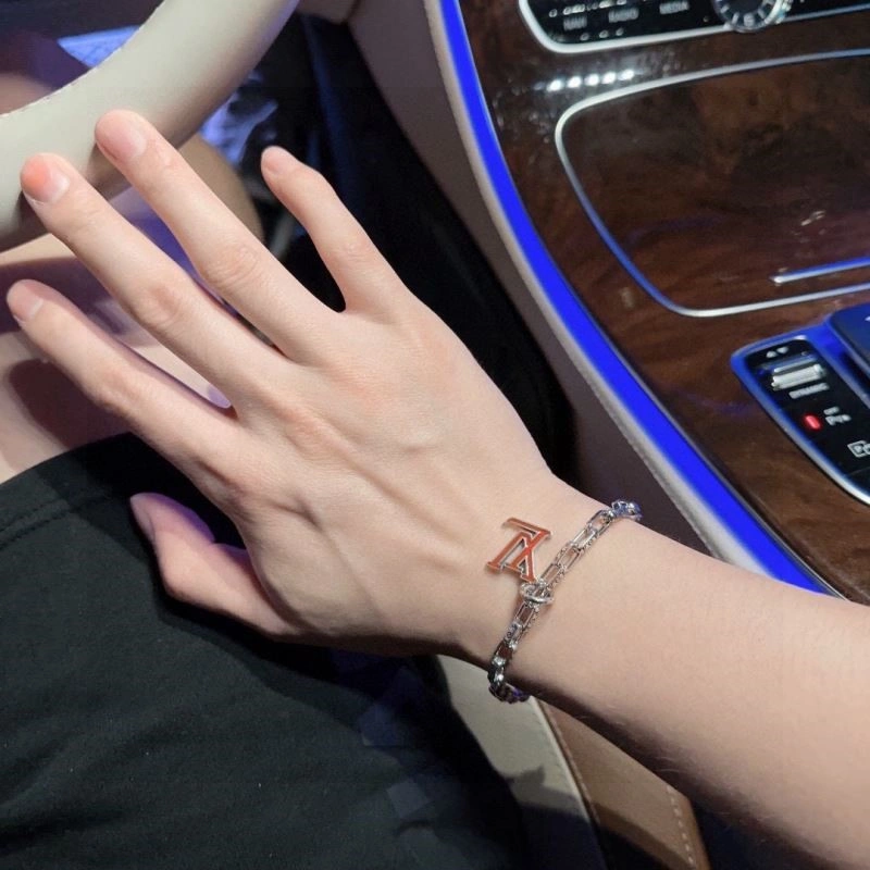 High accuracy Louis Vuitton Bracelets