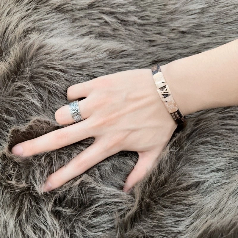 Precise copy Louis Vuitton Bracelets