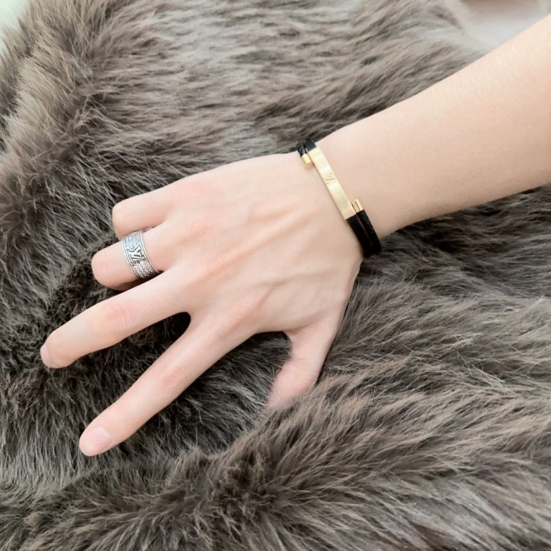 Mirror quality Louis Vuitton Bracelets