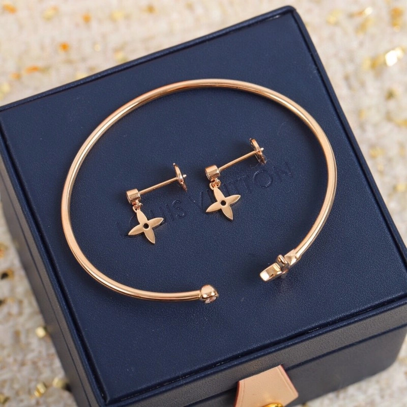 Inexpensive Louis Vuitton Bracelets