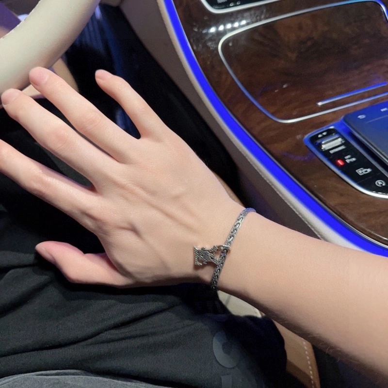 Inexpensive Louis Vuitton Bracelets