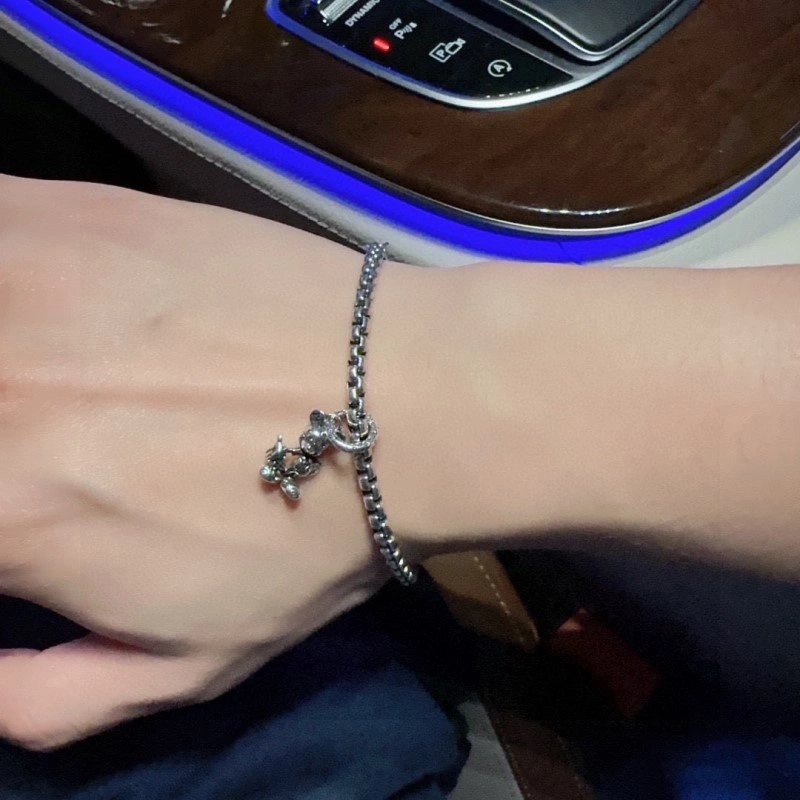 Accurate model Louis Vuitton Bracelets