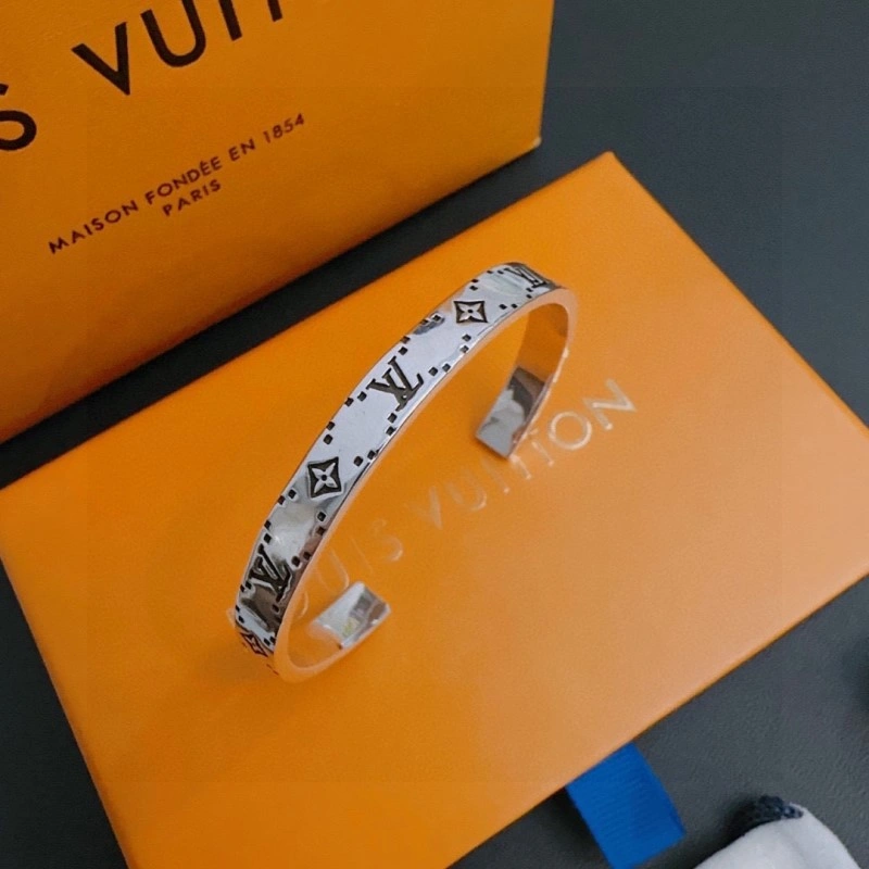 High accuracy Louis Vuitton Bracelets