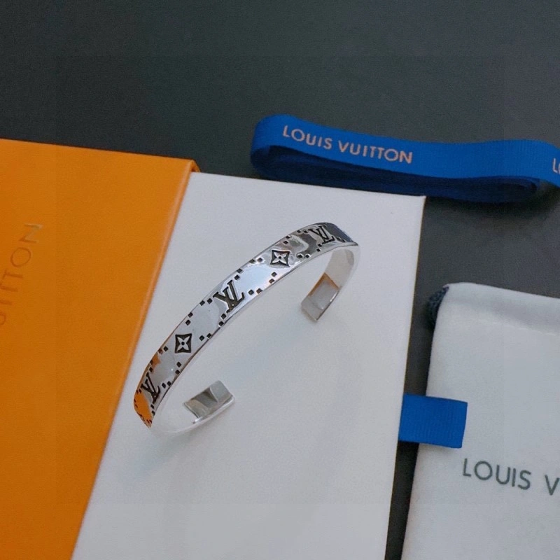 High accuracy Louis Vuitton Bracelets