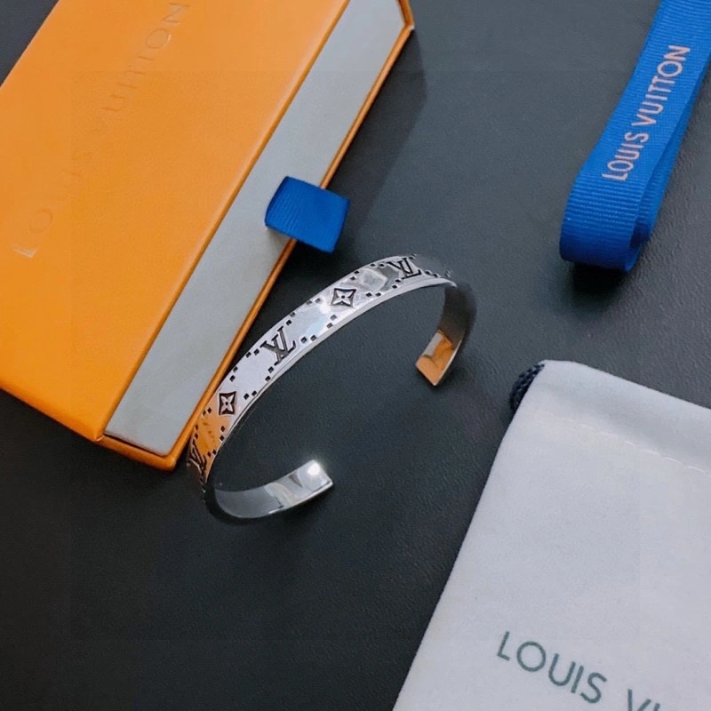 High accuracy Louis Vuitton Bracelets