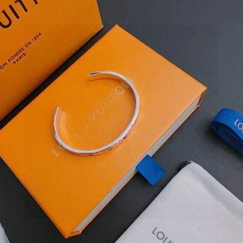 High accuracy Louis Vuitton Bracelets