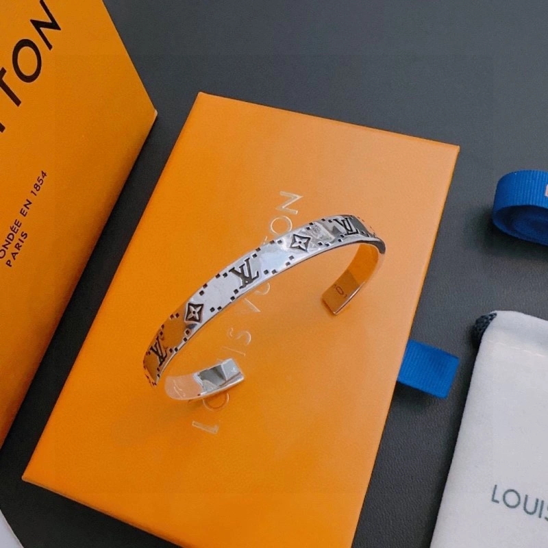 High accuracy Louis Vuitton Bracelets