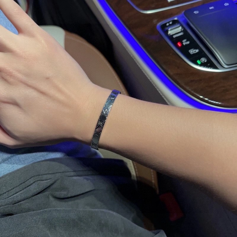 High accuracy Louis Vuitton Bracelets
