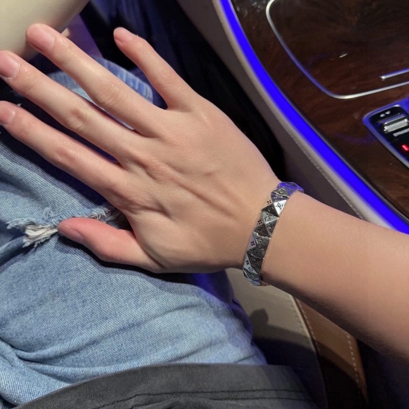 Top mirror Louis Vuitton Bracelets