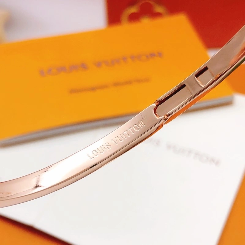 High accuracy Louis Vuitton Bracelets
