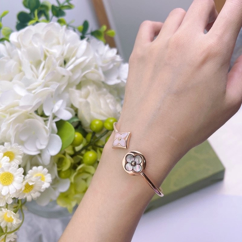 Low-cost Louis Vuitton Bracelets