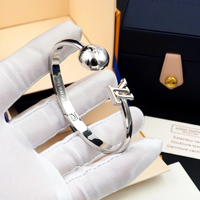 High accuracy Louis Vuitton Bracelets