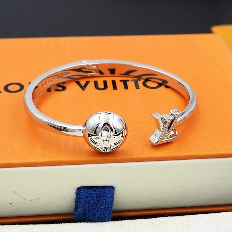 High accuracy Louis Vuitton Bracelets