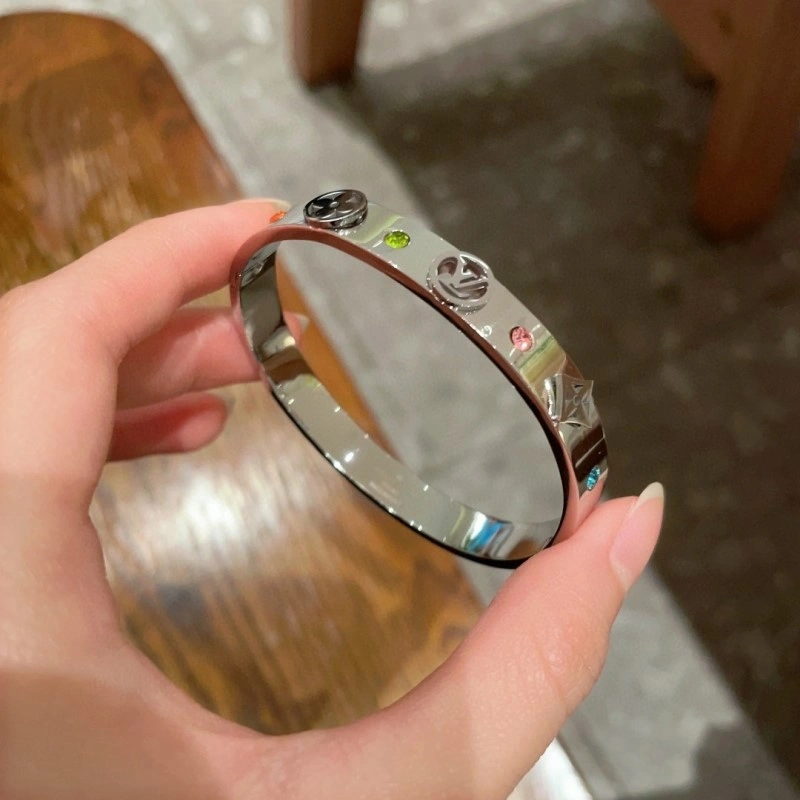 Top mirror Louis Vuitton Bracelets