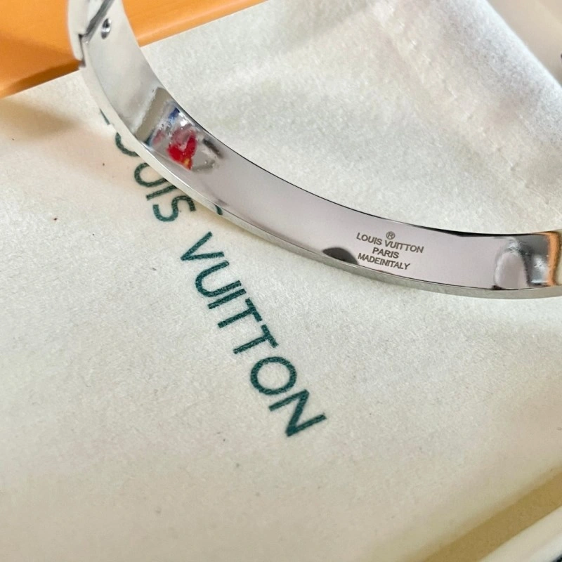Top mirror Louis Vuitton Bracelets