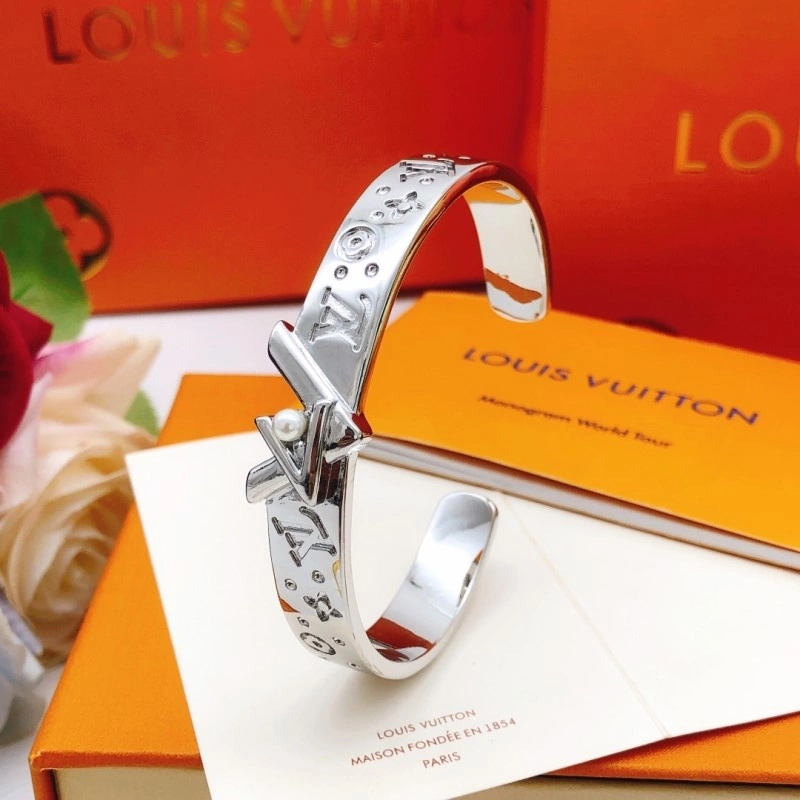 Accurate model Louis Vuitton Bracelets