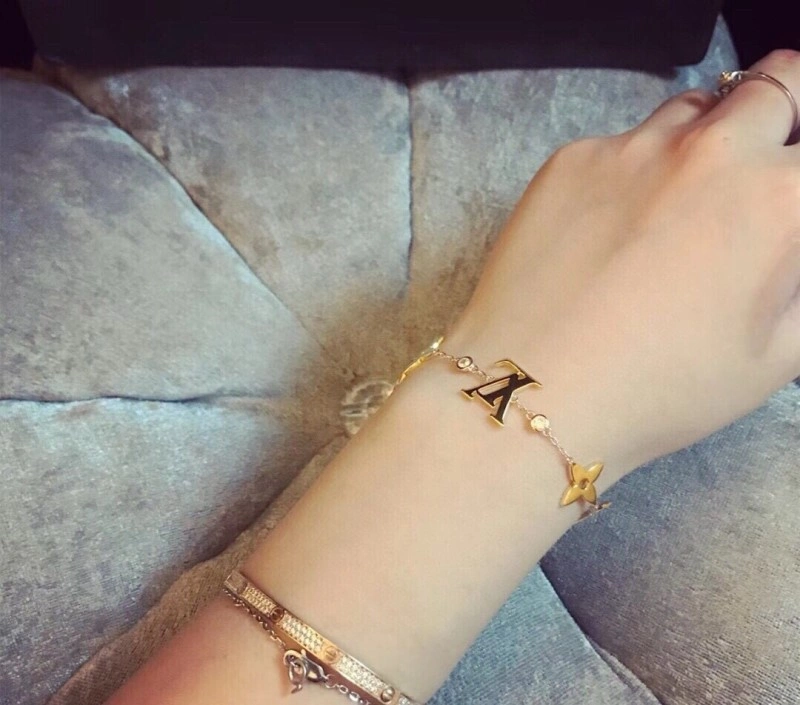 1:1 copy Louis Vuitton Bracelets