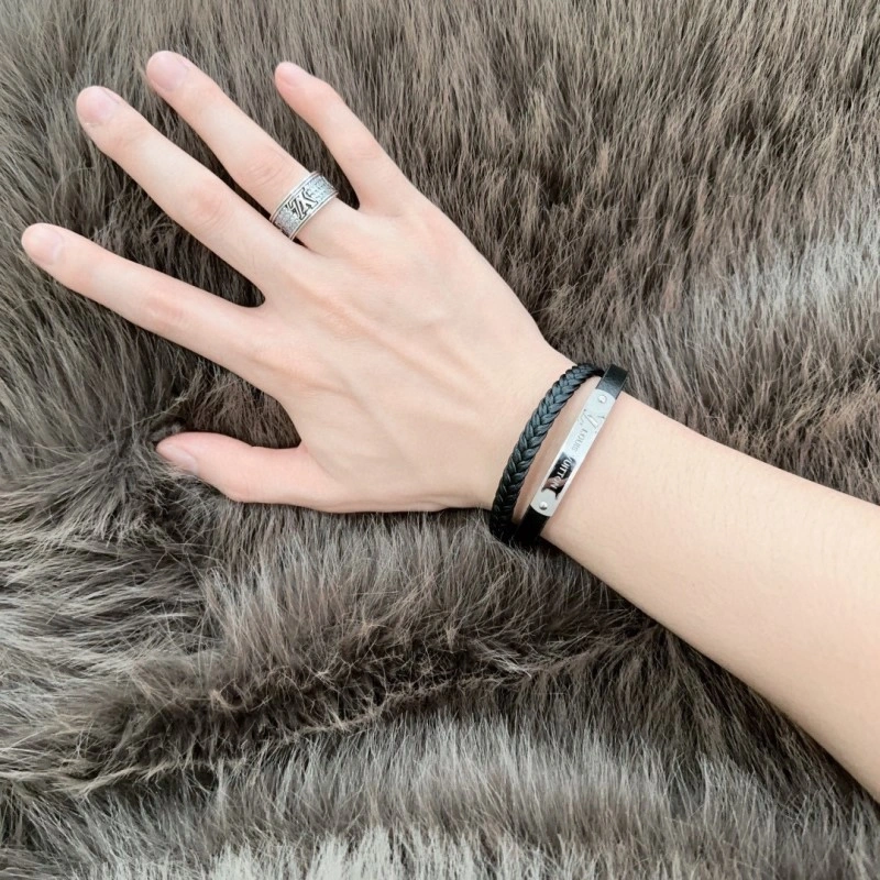 Bargain Louis Vuitton Bracelets