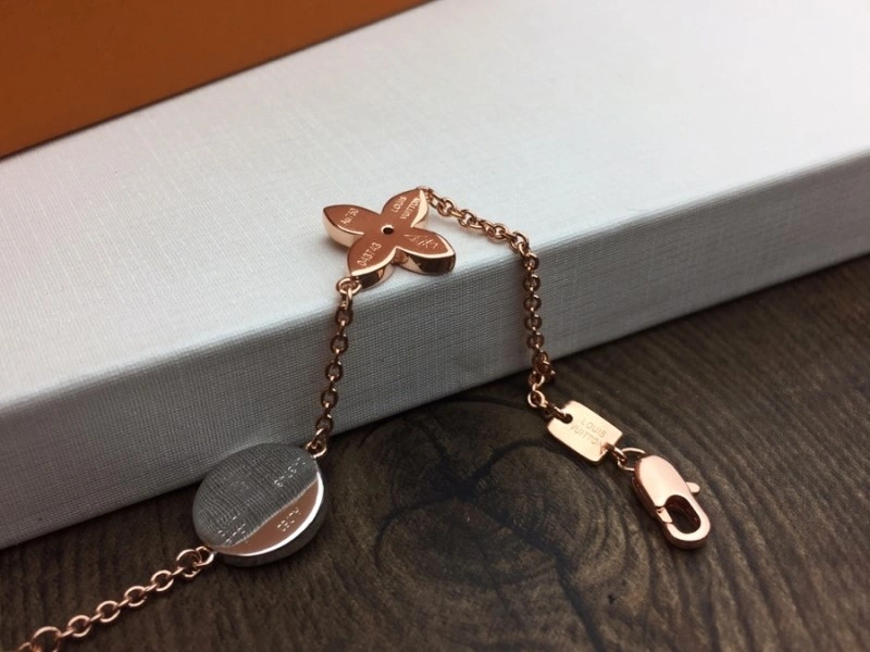 Low-cost Louis Vuitton Bracelets