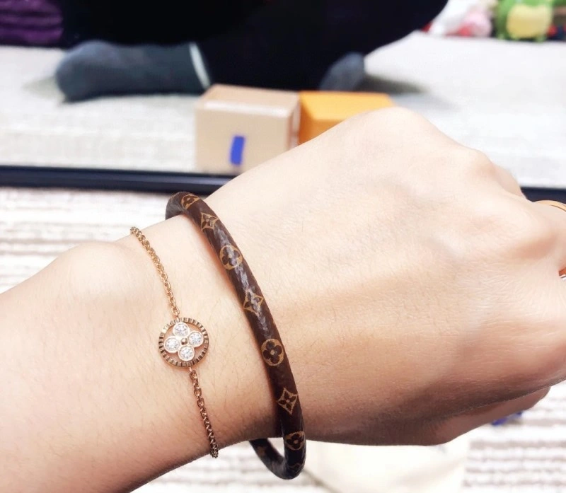 Precise copy Louis Vuitton Bracelets