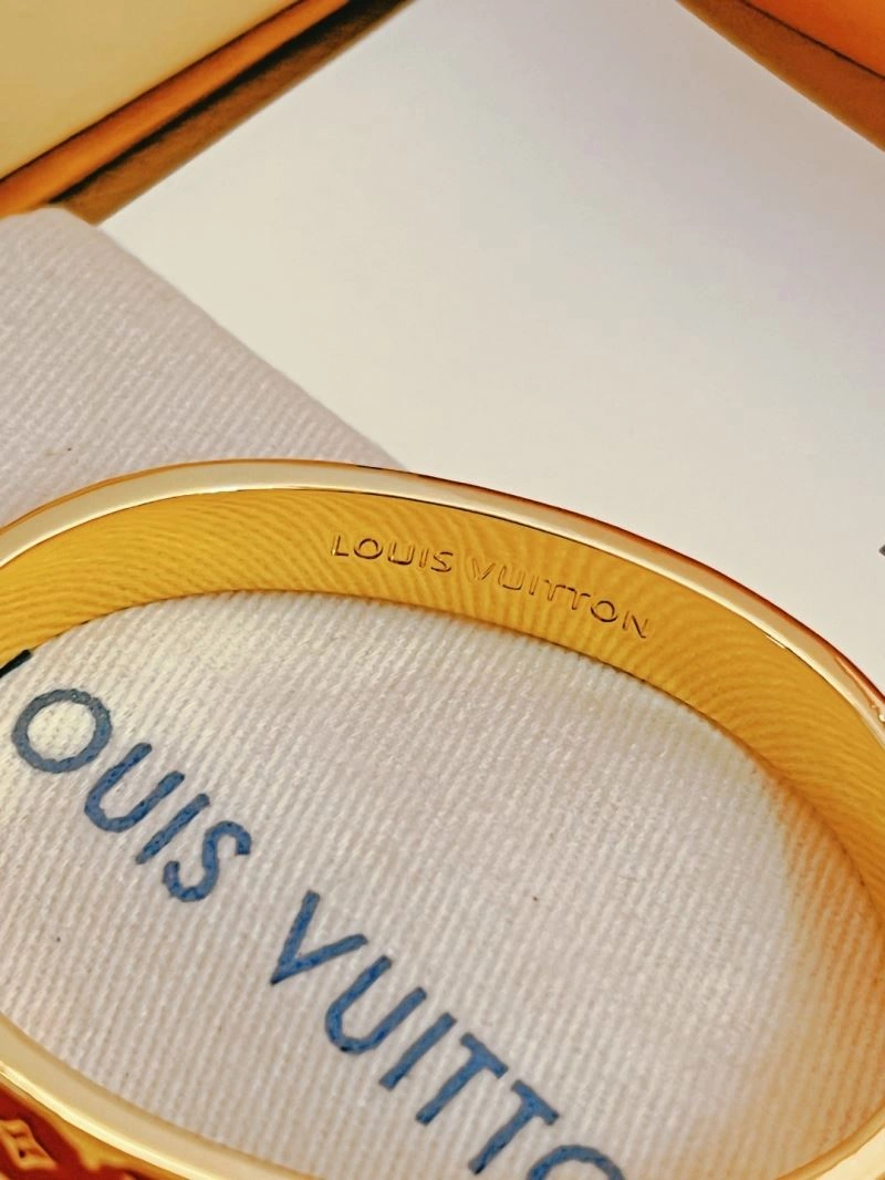 Top mirror Louis Vuitton Bracelets