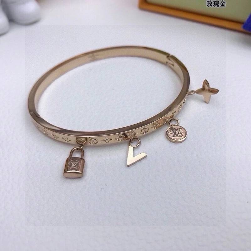 Low-cost Louis Vuitton Bracelets