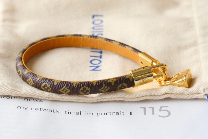 Mirror quality Louis Vuitton Bracelets