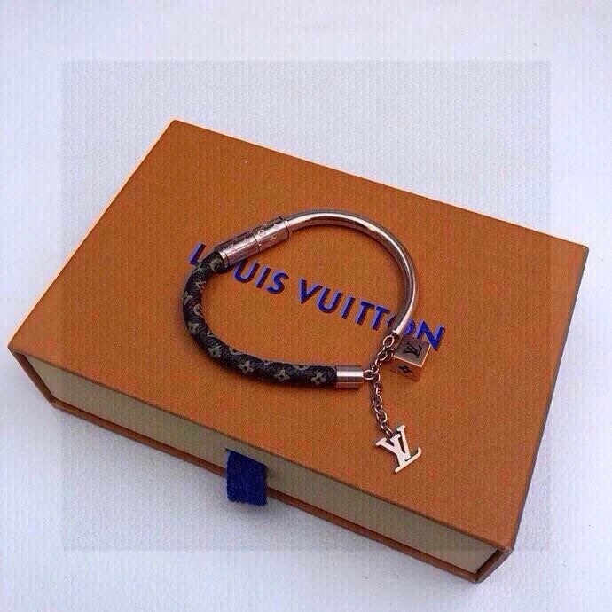 Low-cost Louis Vuitton Bracelets