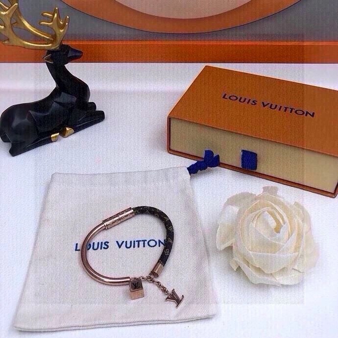 Low-cost Louis Vuitton Bracelets
