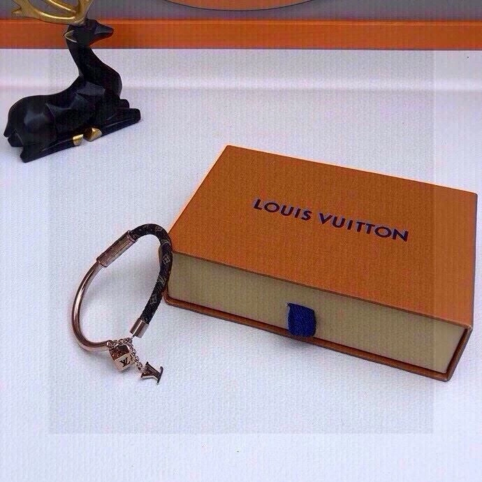 Low-cost Louis Vuitton Bracelets