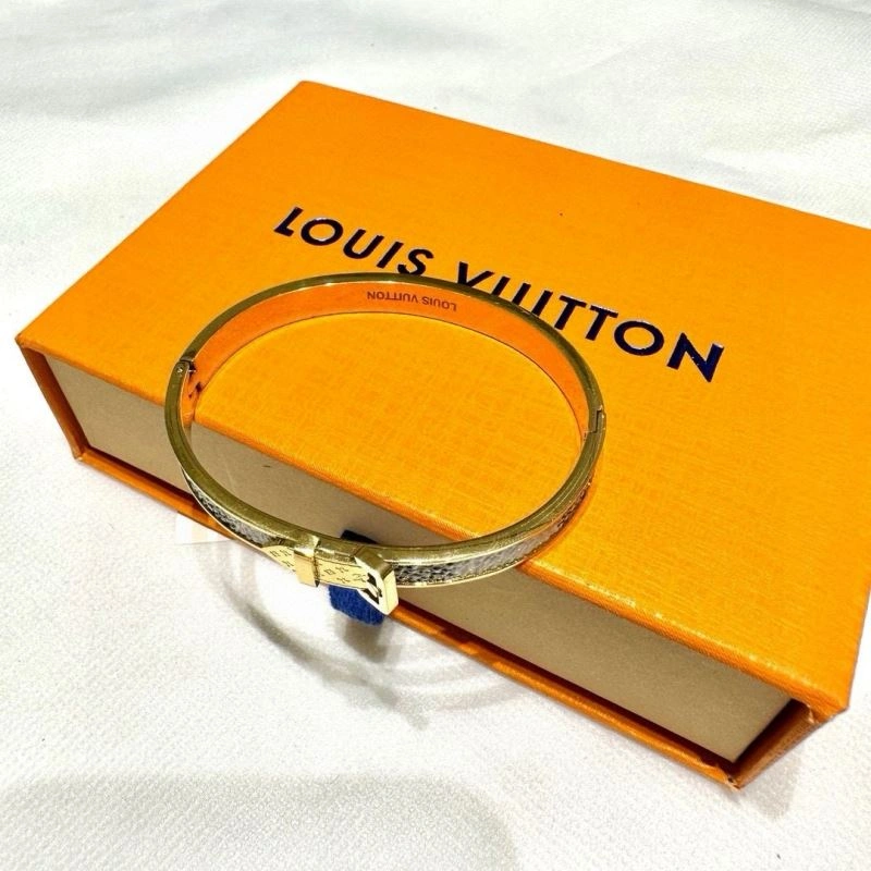 Top mirror Louis Vuitton Bracelets
