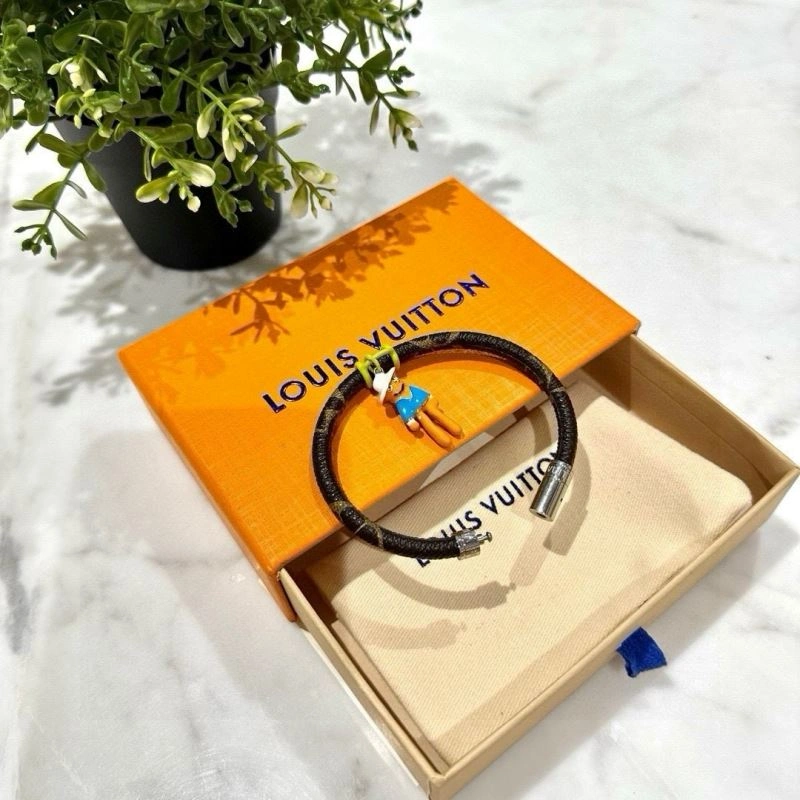 Precise copy Louis Vuitton Bracelets