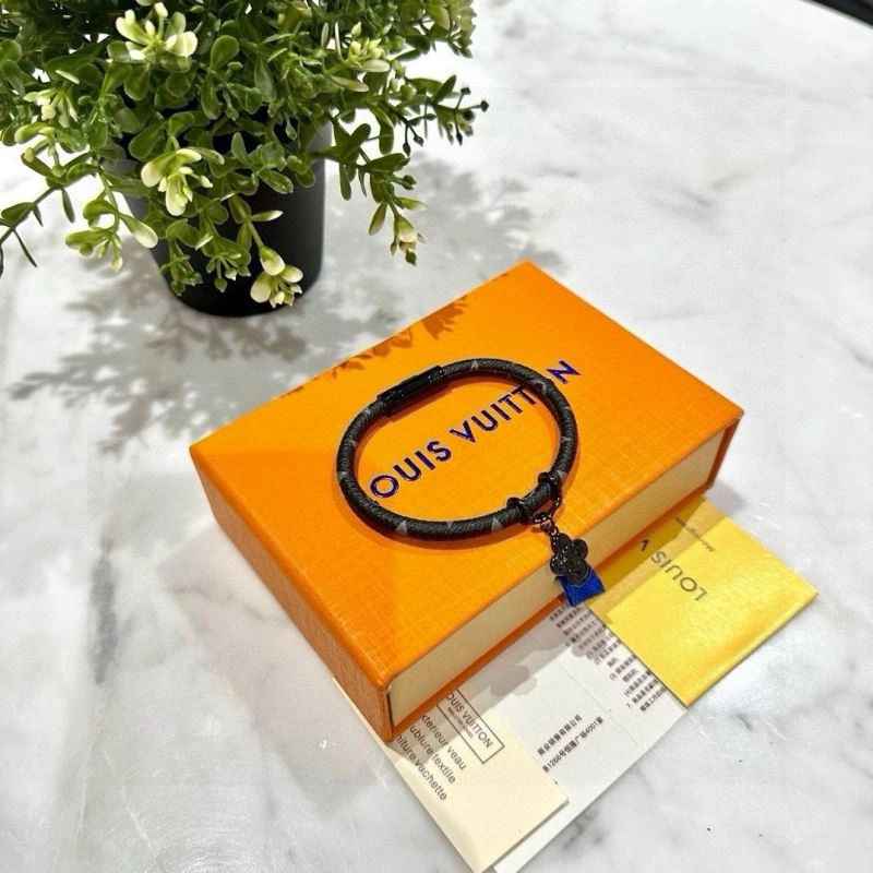 High accuracy Louis Vuitton Bracelets