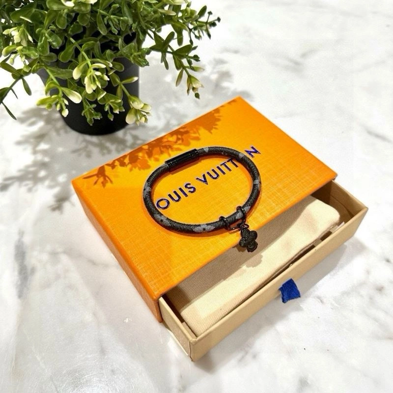 High accuracy Louis Vuitton Bracelets