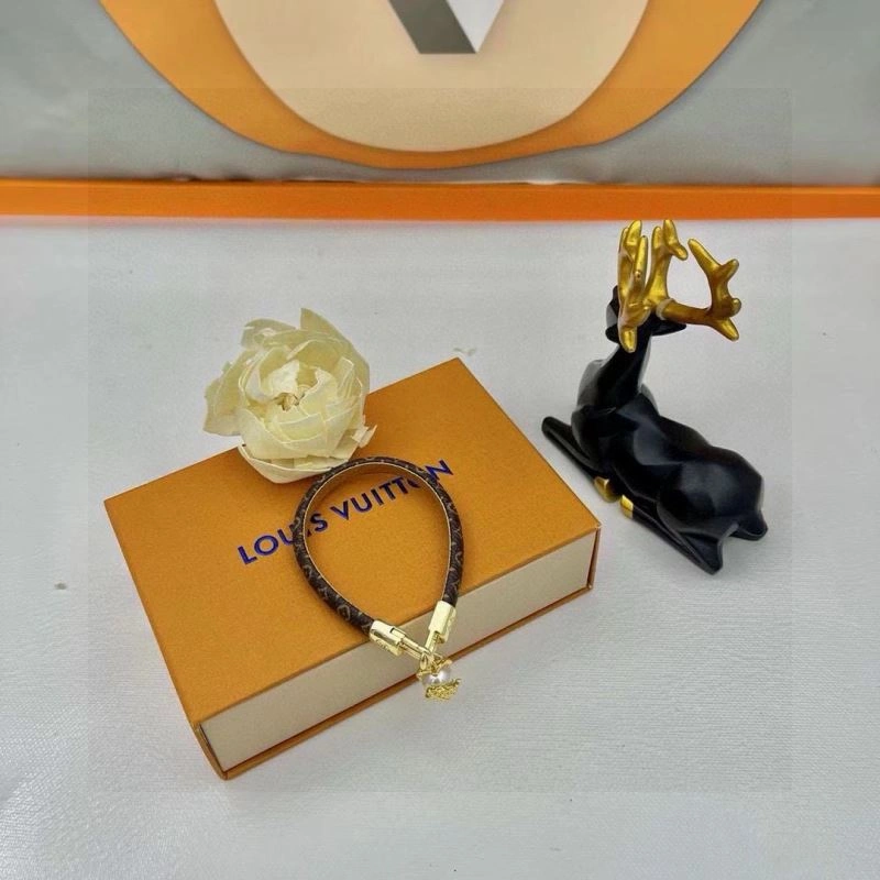 Top mirror Louis Vuitton Bracelets
